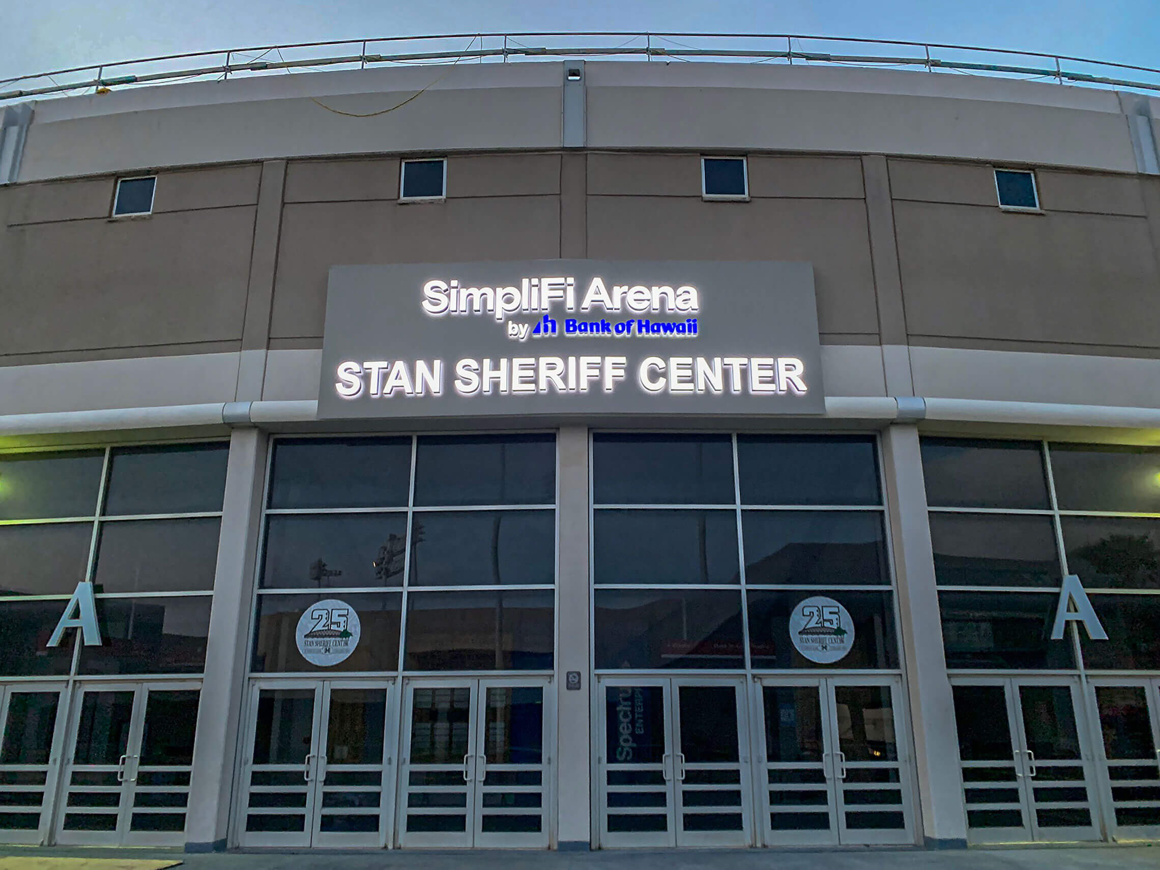 Invests Over $5 Million in University of Hawai‘i Athletics - Bank of Hawaii